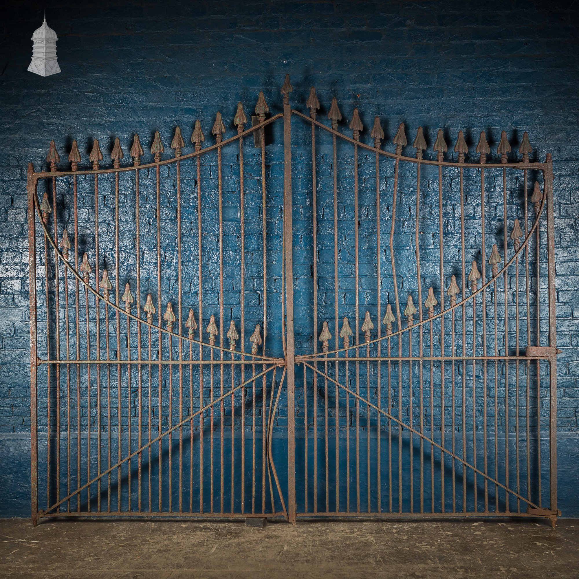 19th C Pair of Large Driveway Gates with Arrowhead Finial Detail ...