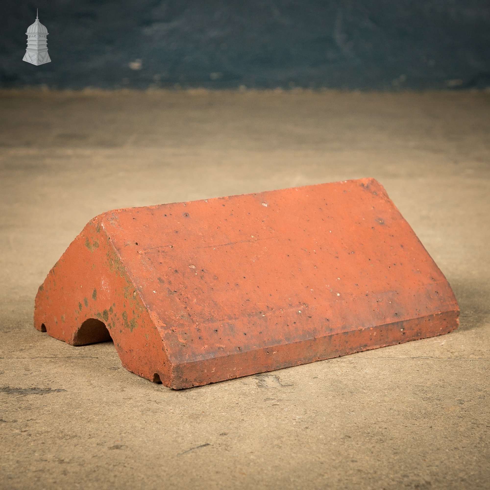 Saddleback Wall Coping, Reclaimed Red Coping Brick | Norfolk Reclamation